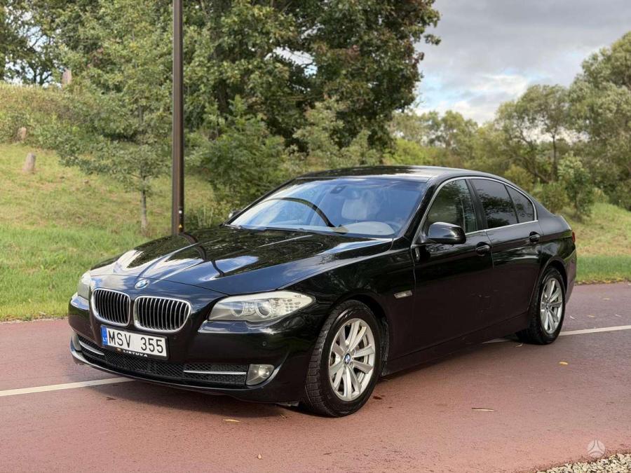 Melns BMW 520 2010 Šauļi, ar dzinēja tilpumu 2.00 L un nobraukumu 318 tūkst. km par 7500 €, foto 10 vietnē AUTOMOTO.COM.LV