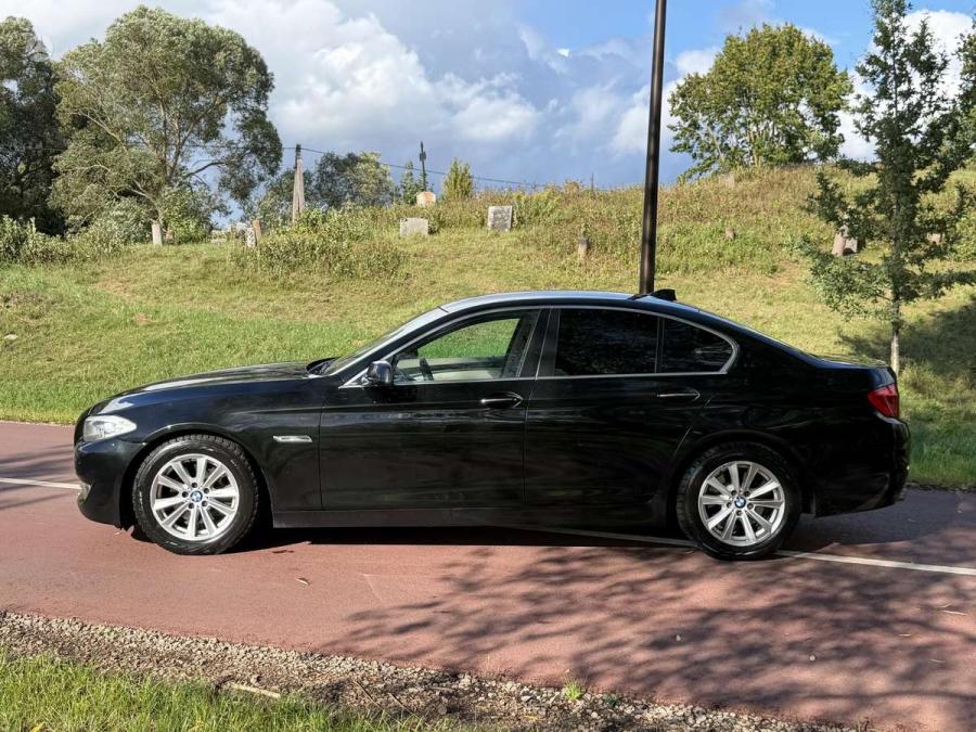 Melns BMW 520 2010 Šauļi, ar dzinēja tilpumu 2.00 L un nobraukumu 318 tūkst. km par 7500 €, foto 11 vietnē AUTOMOTO.COM.LV