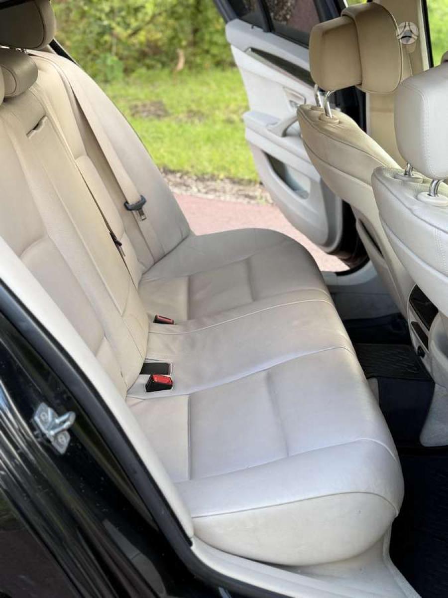 Melns BMW 520 2010 Šauļi, ar dzinēja tilpumu 2.00 L un nobraukumu 318 tūkst. km par 7500 €, foto 15 vietnē AUTOMOTO.COM.LV