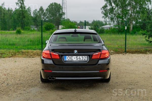 Melns BMW 520 2011 Rīga, ar dzinēja tilpumu 2.00 L un nobraukumu 0 tūkst. km par 9950 €, foto 5 vietnē AUTOMOTO.COM.LV