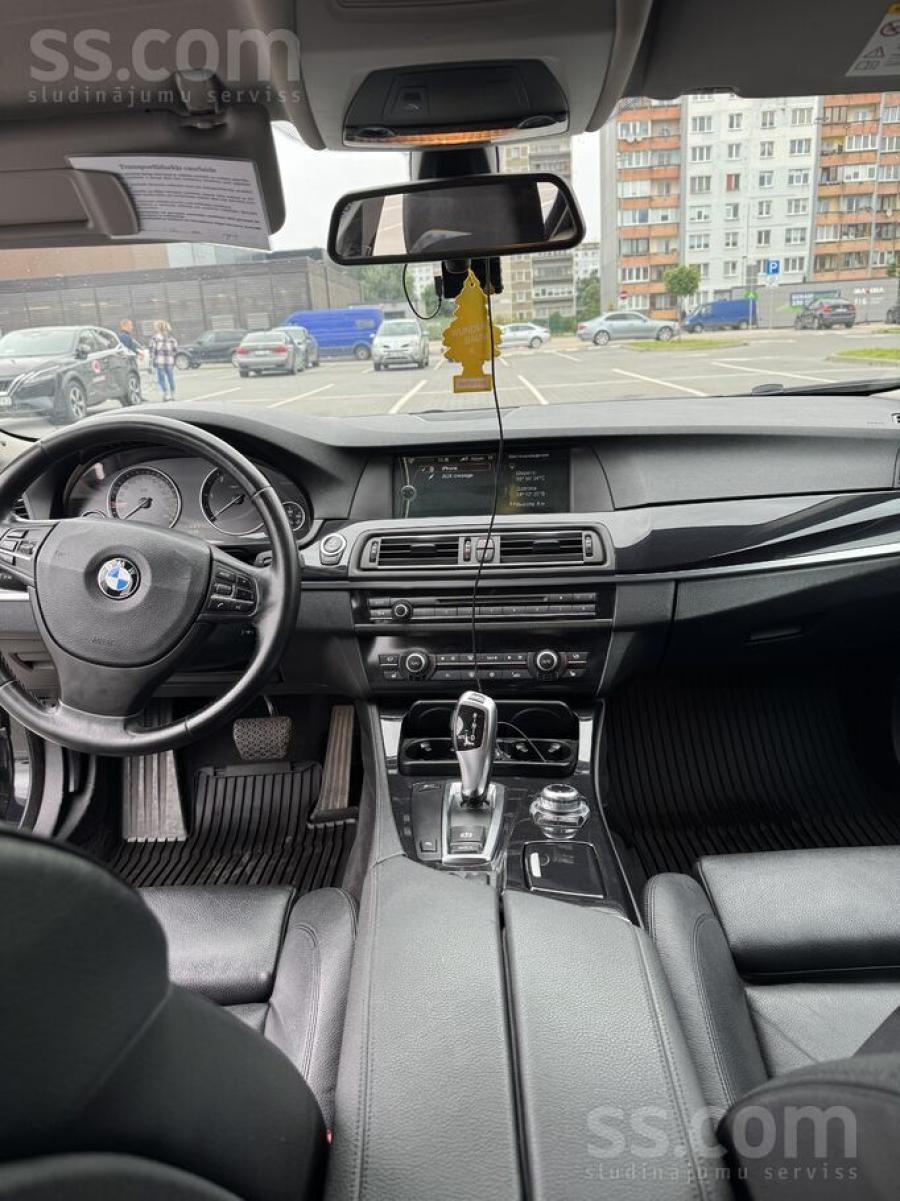 Black BMW 520 2011 in Riga, with an engine capacity of 2.00 L and mileage of 352 thousand km for 9500 €, photo 9 on AUTOMOTO.COM.LV