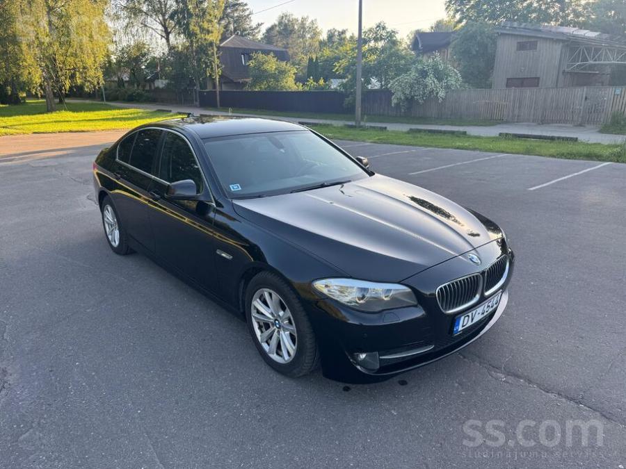 Melns BMW 520 2011 Rīga, ar dzinēja tilpumu 2.00 L un nobraukumu 326 tūkst. km par 6700 €, foto 1 vietnē AUTOMOTO.COM.LV