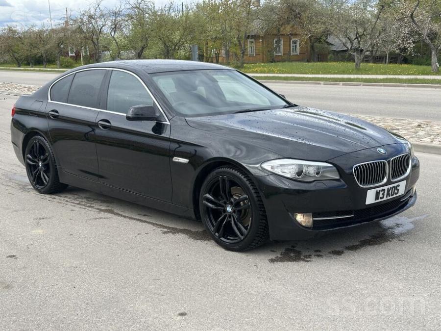 Melns BMW 520 2011 Daugavpils, ar dzinēja tilpumu 2.00 L un nobraukumu 218 tūkst. km par 3500 €, foto 1 vietnē AUTOMOTO.COM.LV