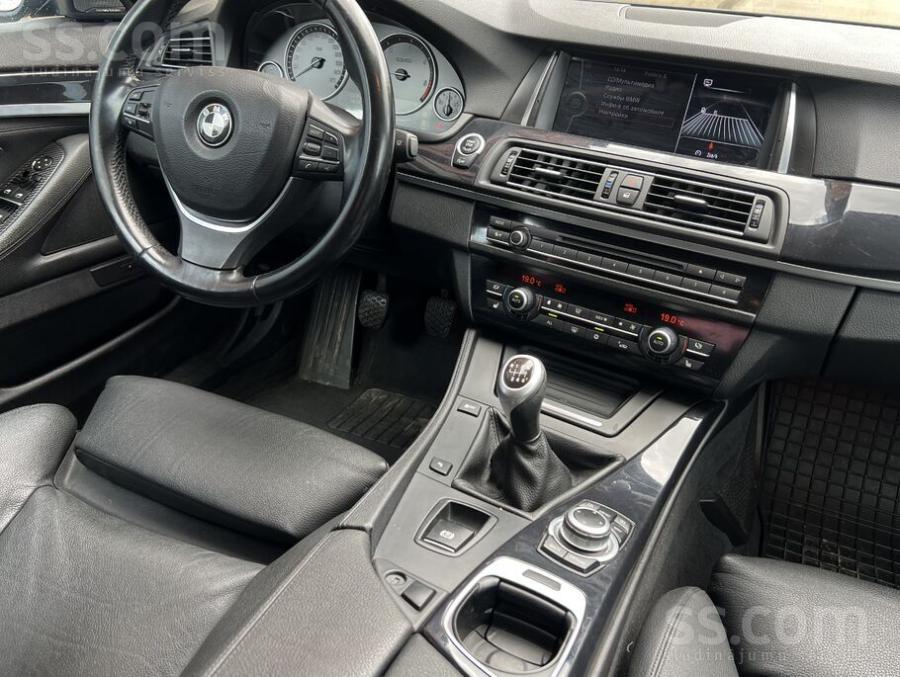 Melns BMW 520 2011 Rīga, ar dzinēja tilpumu 2.00 L un nobraukumu 295 tūkst. km par 6700 €, foto 10 vietnē AUTOMOTO.COM.LV