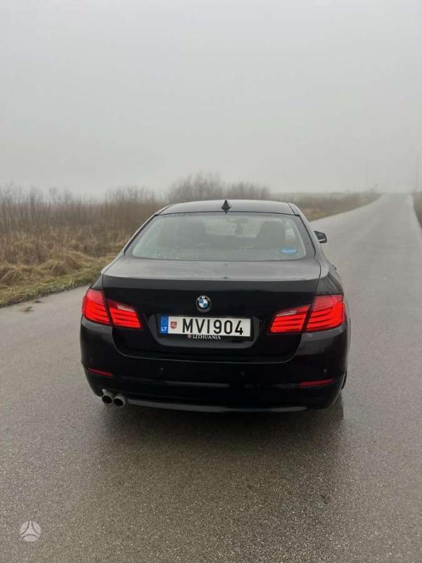 Black BMW 520 2011 in Kelme, with an engine capacity of 0.00 L and mileage of 375 thousand km for 7950 €, photo 7 on AUTOMOTO.COM.LV