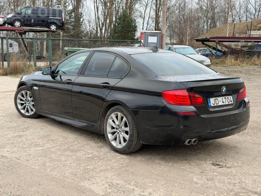 Black BMW 520 2011 in Riga, with an engine capacity of 2.00 L and mileage of 170 thousand km for 9000 €, photo 3 on AUTOMOTO.COM.LV