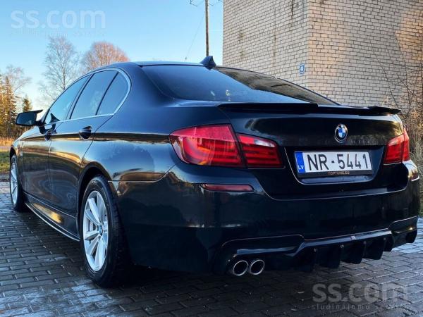 Black BMW 520 2011 in Aizkraukle, with an engine capacity of 2.00 L and mileage of 0 thousand km for 9900 €, photo 3 on AUTOMOTO.COM.LV