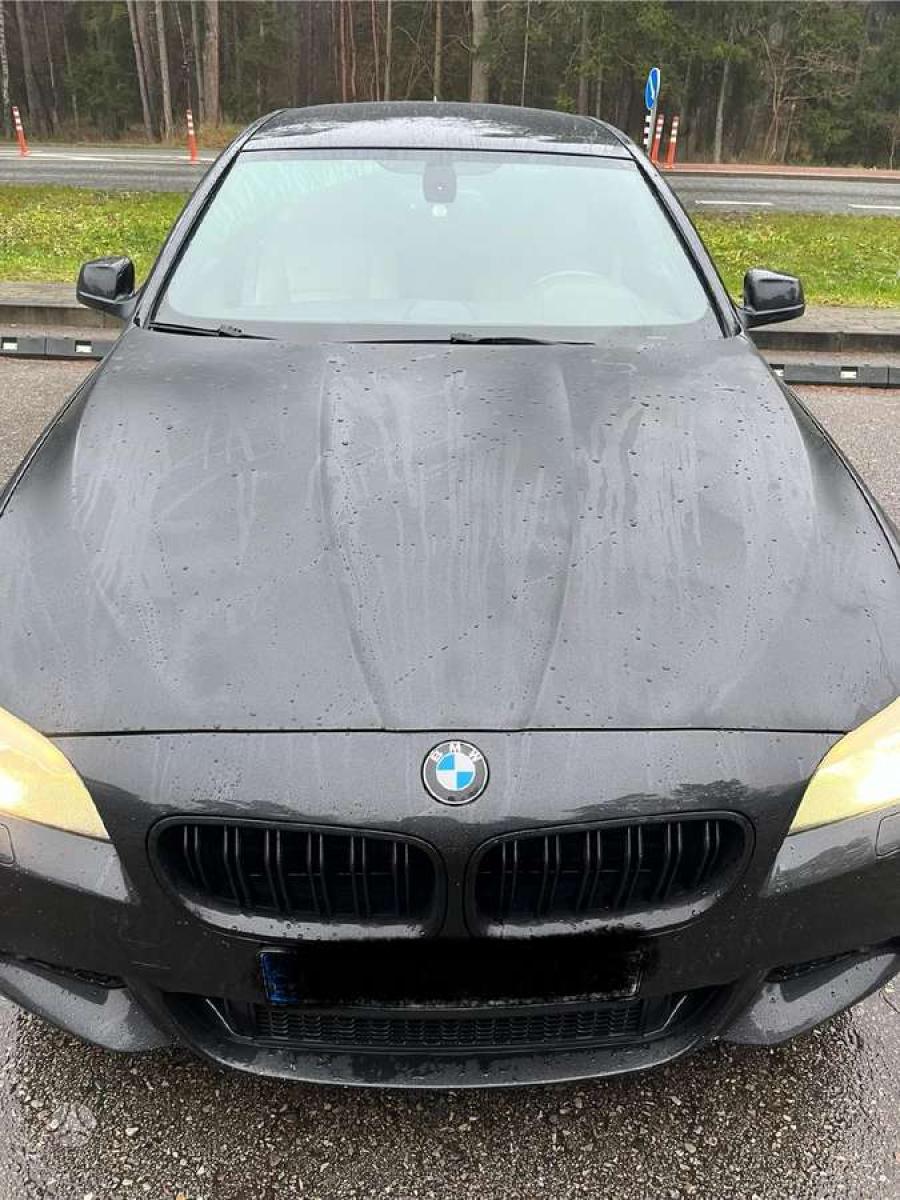 Black BMW 520 2011 in Klaipeda, with an engine capacity of 2.00 L and mileage of 345 thousand km for 7300 €, photo 9 on AUTOMOTO.COM.LV