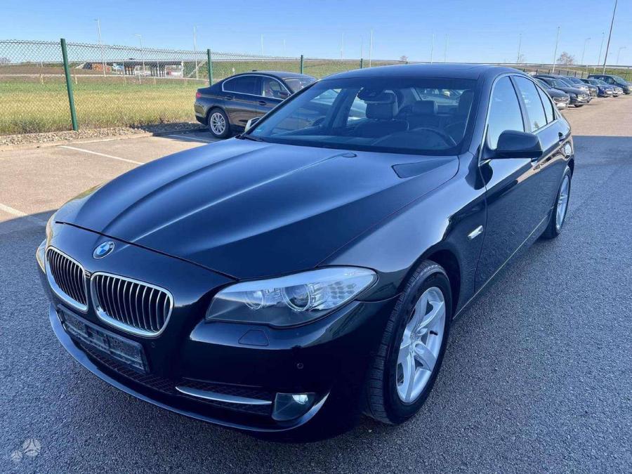 Melns BMW 520 2011 Marijampole, ar dzinēja tilpumu 2.00 L un nobraukumu 282 tūkst. km par 9500 €, foto 1 vietnē AUTOMOTO.COM.LV