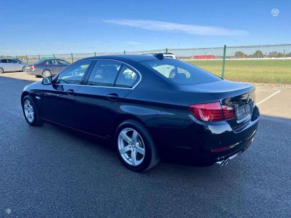 Black BMW 520 2011 in Marijampole, with an engine capacity of 2.00 L and mileage of 282 thousand km for 9500 €, photo 5 on AUTOMOTO.COM.LV