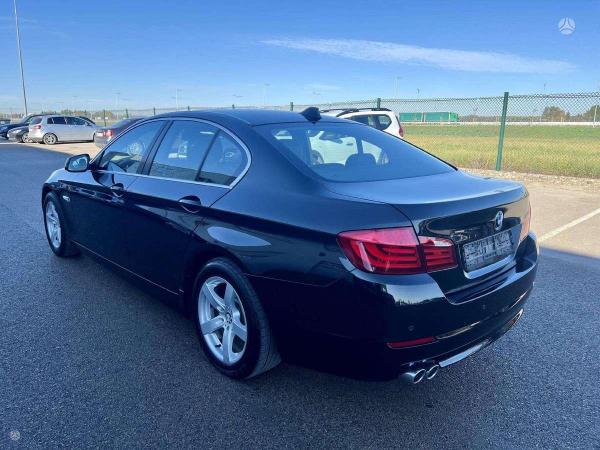 Black BMW 520 2011 in Marijampole, with an engine capacity of 2.00 L and mileage of 282 thousand km for 9500 €, photo 6 on AUTOMOTO.COM.LV