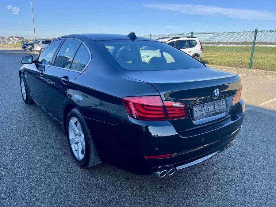 Melns BMW 520 2011 Marijampole, ar dzinēja tilpumu 2.00 L un nobraukumu 282 tūkst. km par 9500 €, foto 7 vietnē AUTOMOTO.COM.LV