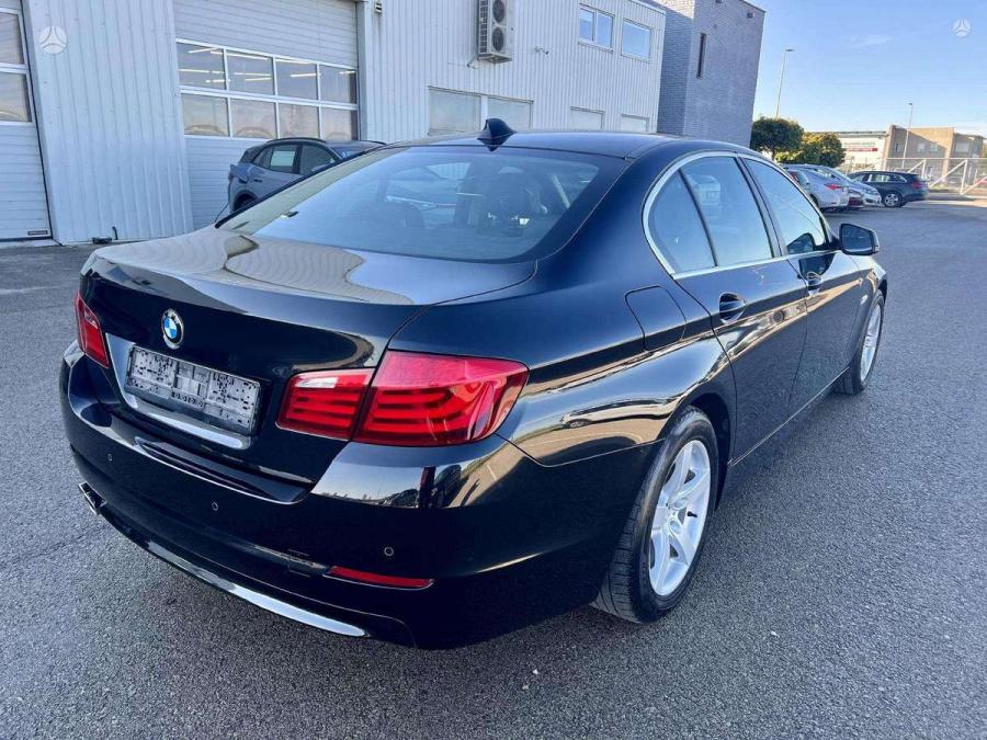 Melns BMW 520 2011 Marijampole, ar dzinēja tilpumu 2.00 L un nobraukumu 282 tūkst. km par 9500 €, foto 9 vietnē AUTOMOTO.COM.LV