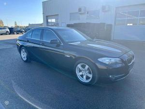 Melns BMW 520 2011 Marijampole, ar dzinēja tilpumu 2.00 L un nobraukumu 282 tūkst. km par 9500 €, foto 13 vietnē AUTOMOTO.COM.LV
