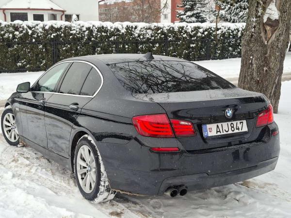 Black BMW 520 2011 in Silute, with an engine capacity of 2.00 L and mileage of 350 thousand km for 7700 €, photo 3 on AUTOMOTO.COM.LV
