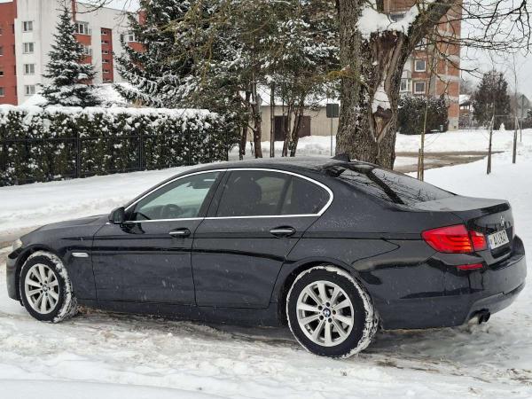 Black BMW 520 2011 in Silute, with an engine capacity of 2.00 L and mileage of 350 thousand km for 7700 €, photo 5 on AUTOMOTO.COM.LV