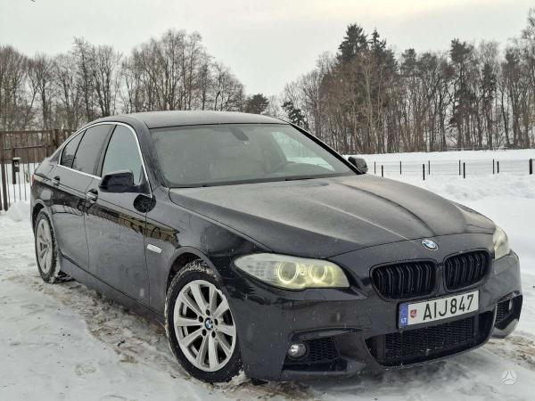 Black BMW 520 2011 in Silute, with an engine capacity of 2.00 L and mileage of 350 thousand km for 7700 €, photo 7 on AUTOMOTO.COM.LV
