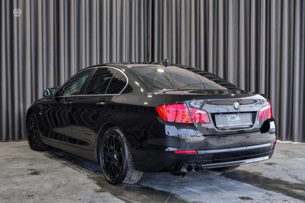Black BMW 520 2011 in Marijampole, with an engine capacity of 2.00 L and mileage of 230 thousand km for 10950 €, photo 8 on AUTOMOTO.COM.LV