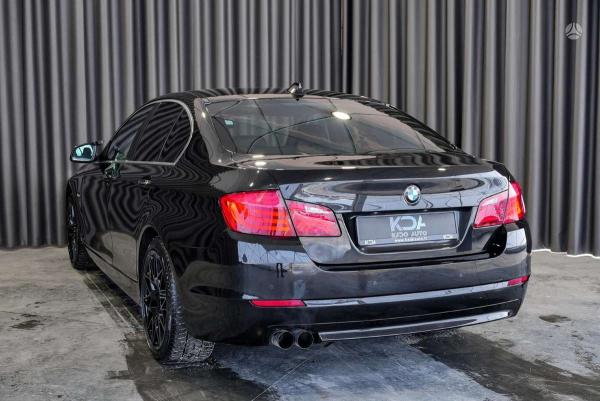 Black BMW 520 2011 in Marijampole, with an engine capacity of 2.00 L and mileage of 230 thousand km for 10950 €, photo 10 on AUTOMOTO.COM.LV
