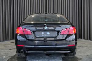Black BMW 520 2011 in Marijampole, with an engine capacity of 2.00 L and mileage of 230 thousand km for 10950 €, photo 11 on AUTOMOTO.COM.LV