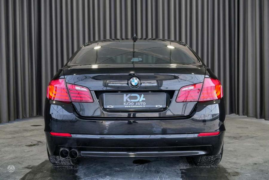 Black BMW 520 2011 in Marijampole, with an engine capacity of 2.00 L and mileage of 230 thousand km for 10950 €, photo 11 on AUTOMOTO.COM.LV
