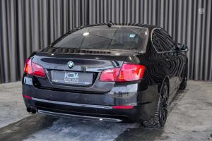 Black BMW 520 2011 in Marijampole, with an engine capacity of 2.00 L and mileage of 230 thousand km for 10950 €, photo 12 on AUTOMOTO.COM.LV
