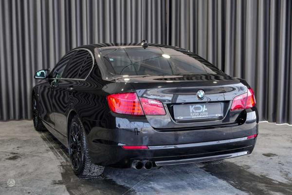 Black BMW 520 2011 in Marijampole, with an engine capacity of 2.00 L and mileage of 230 thousand km for 10950 €, photo 10 on AUTOMOTO.COM.LV