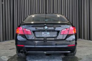 Black BMW 520 2011 in Marijampole, with an engine capacity of 2.00 L and mileage of 230 thousand km for 10950 €, photo 11 on AUTOMOTO.COM.LV