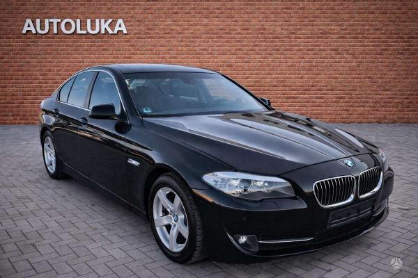 Black BMW 520 2011 in Marijampole, with an engine capacity of 2.00 L and mileage of 282 thousand km for 9498 €, photo 3 on AUTOMOTO.COM.LV