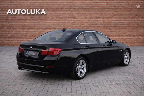 Black BMW 520 2011 in Marijampole, with an engine capacity of 2.00 L and mileage of 282 thousand km for 9498 €, photo 4 on AUTOMOTO.COM.LV