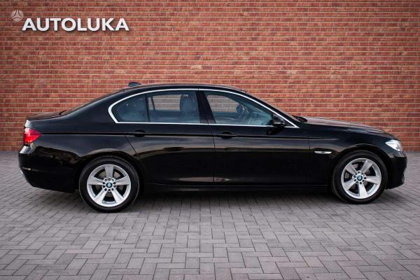 Black BMW 520 2011 in Marijampole, with an engine capacity of 2.00 L and mileage of 282 thousand km for 9498 €, photo 6 on AUTOMOTO.COM.LV