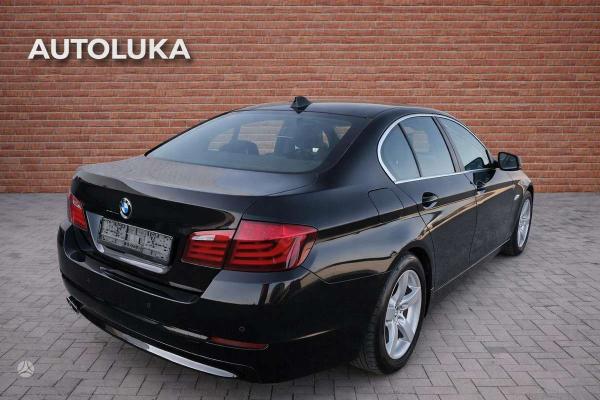Black BMW 520 2011 in Marijampole, with an engine capacity of 2.00 L and mileage of 282 thousand km for 9498 €, photo 7 on AUTOMOTO.COM.LV