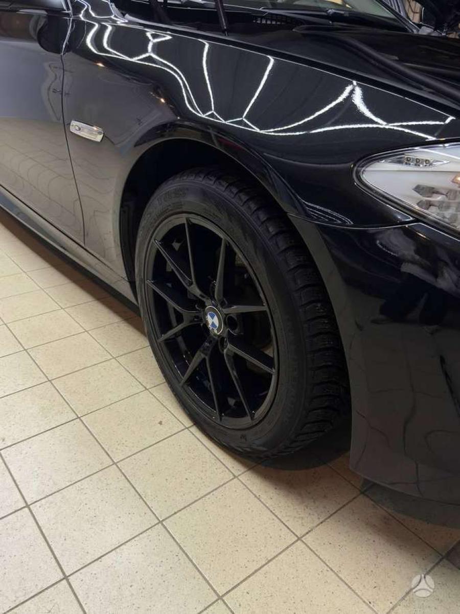 Black BMW 520 2011 in Vilnius, with an engine capacity of 2.00 L and mileage of 235 thousand km for 10500 €, photo 24 on AUTOMOTO.COM.LV