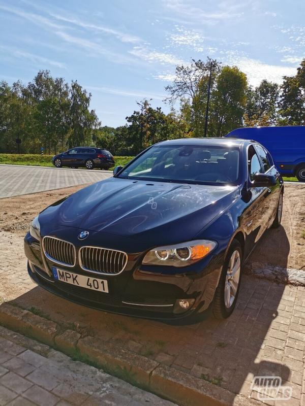 Melns BMW 520 2011 Alīta, ar dzinēja tilpumu 2.00 L un nobraukumu 186 tūkst. km par 8400 €, foto 3 vietnē AUTOMOTO.COM.LV