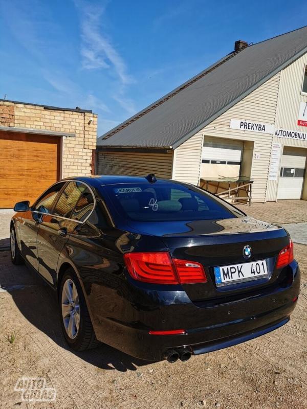Melns BMW 520 2011 Alīta, ar dzinēja tilpumu 2.00 L un nobraukumu 186 tūkst. km par 8899 €, foto 7 vietnē AUTOMOTO.COM.LV