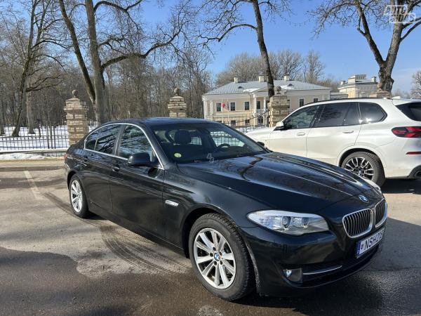 Black BMW 520 2011 in Vilnius, with an engine capacity of 2.00 L and mileage of 234 thousand km for 7100 €, photo 4 on AUTOMOTO.COM.LV