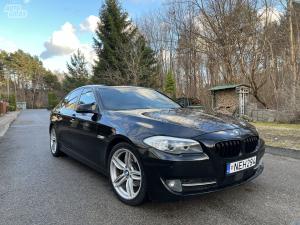 Black BMW 520 2011 in Vilnius, with an engine capacity of 2.00 L and mileage of 340 thousand km for 9950 €, photo 3 on AUTOMOTO.COM.LV