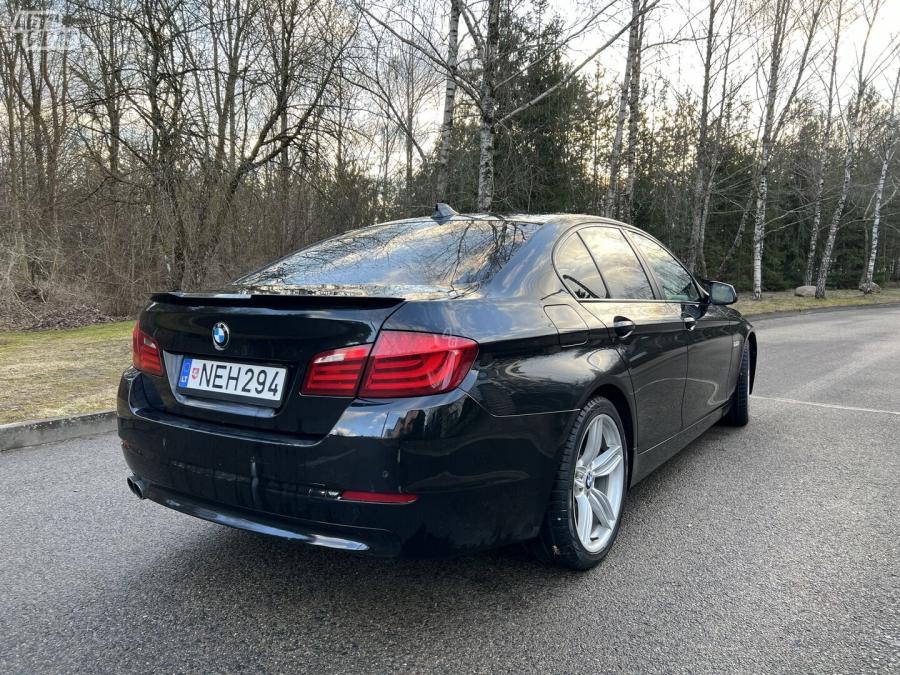 Black BMW 520 2011 in Vilnius, with an engine capacity of 2.00 L and mileage of 340 thousand km for 9950 €, photo 5 on AUTOMOTO.COM.LV