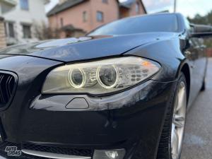 Black BMW 520 2011 in Vilnius, with an engine capacity of 2.00 L and mileage of 340 thousand km for 9950 €, photo 13 on AUTOMOTO.COM.LV