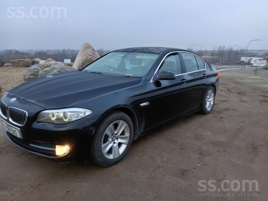 Black BMW 520 2011 in Daugavpils, with an engine capacity of 2.00 L and mileage of 340 thousand km for 4000 €, photo 3 on AUTOMOTO.COM.LV