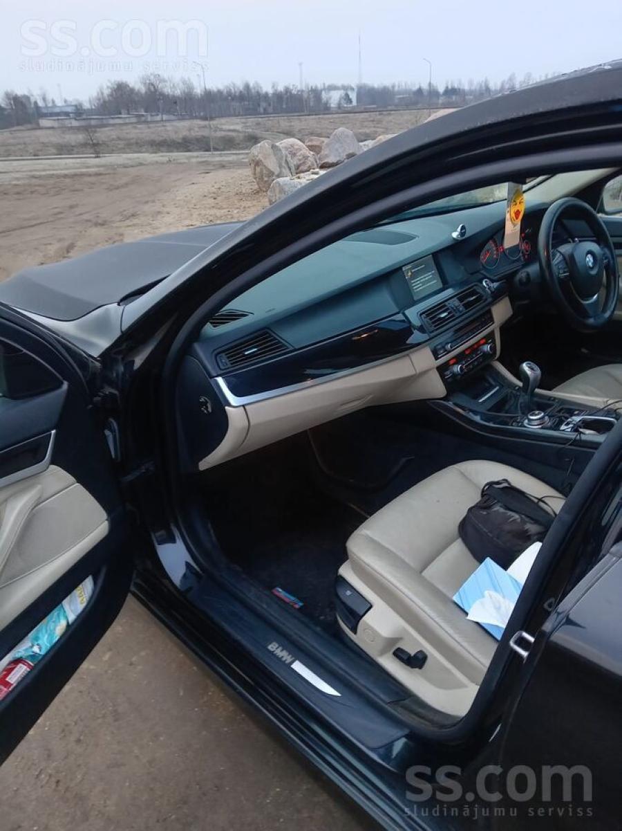 Black BMW 520 2011 in Daugavpils, with an engine capacity of 2.00 L and mileage of 340 thousand km for 4000 €, photo 8 on AUTOMOTO.COM.LV