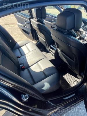 Black BMW 520 2011 in Dobele, with an engine capacity of 2.00 L and mileage of 252 thousand km for 8300 €, photo 9 on AUTOMOTO.COM.LV