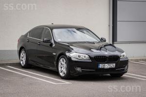 Black BMW 520 2011 in Riga, with an engine capacity of 2.00 L and mileage of 0 thousand km for 13300 €, photo 4 on AUTOMOTO.COM.LV