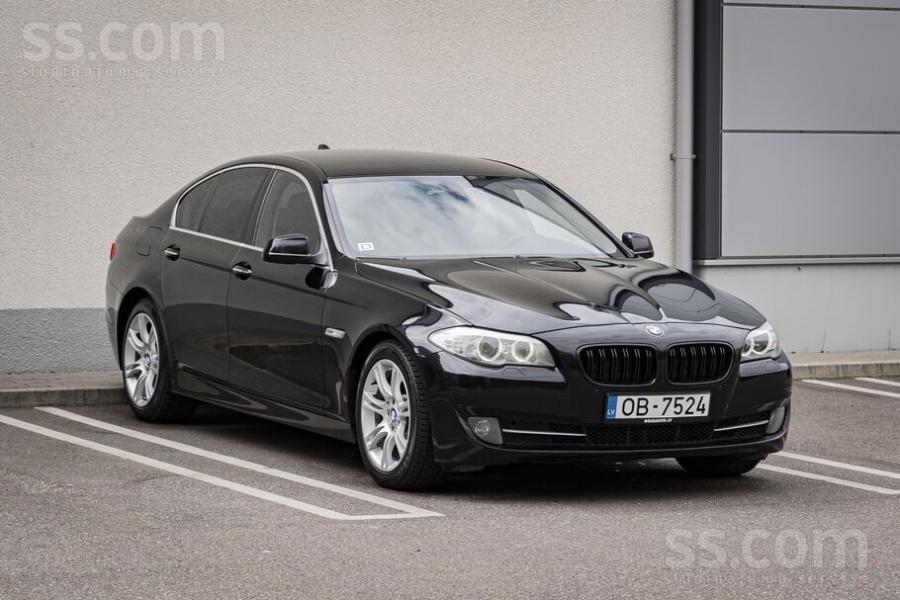 Black BMW 520 2011 in Riga, with an engine capacity of 2.00 L and mileage of 0 thousand km for 13300 €, photo 4 on AUTOMOTO.COM.LV