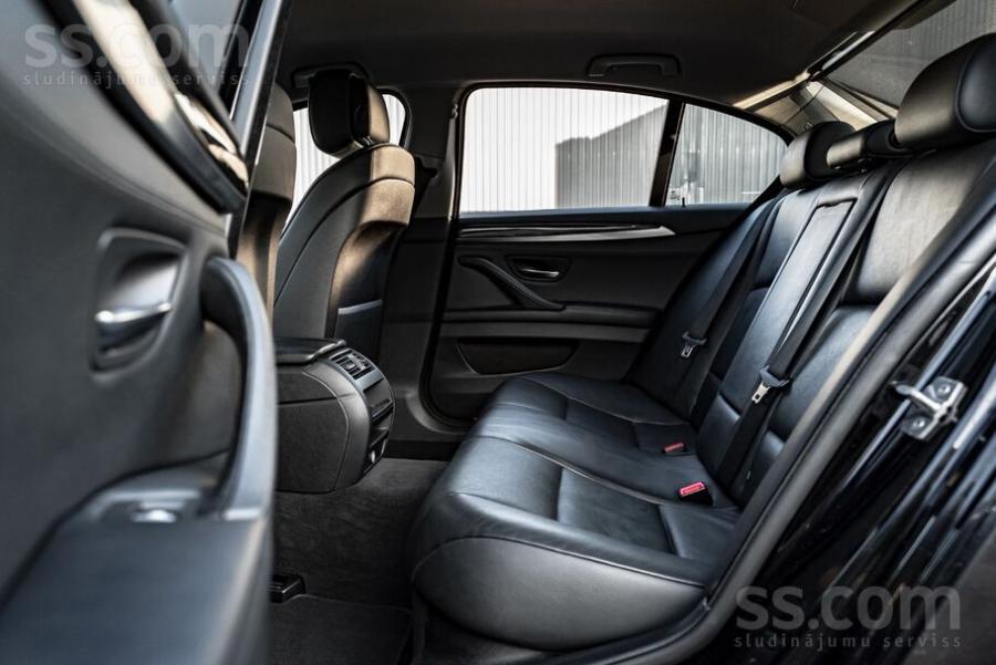 Black BMW 520 2011 in Riga, with an engine capacity of 2.00 L and mileage of 0 thousand km for 13300 €, photo 11 on AUTOMOTO.COM.LV