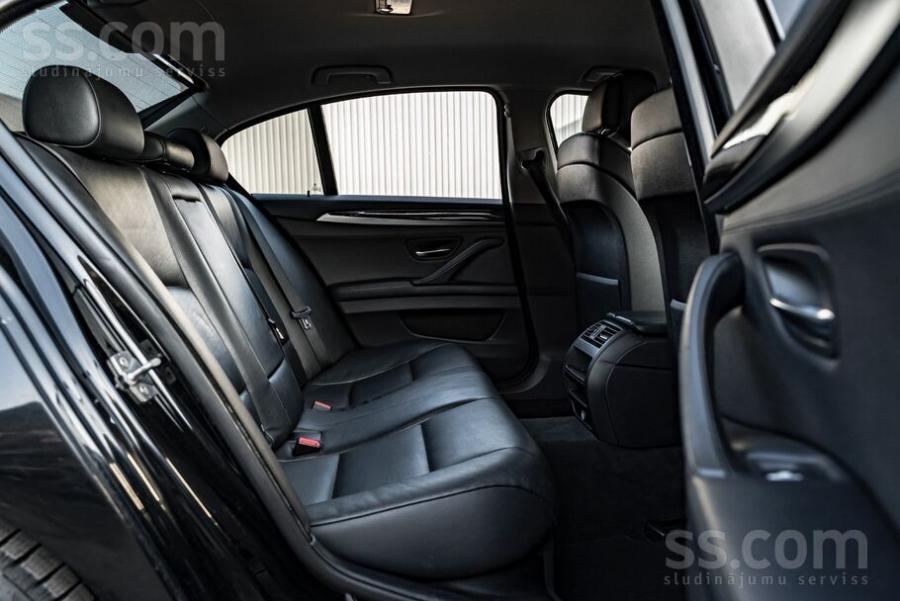 Black BMW 520 2011 in Riga, with an engine capacity of 2.00 L and mileage of 0 thousand km for 13300 €, photo 12 on AUTOMOTO.COM.LV