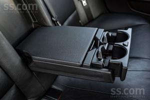 Black BMW 520 2011 in Riga, with an engine capacity of 2.00 L and mileage of 0 thousand km for 13300 €, photo 13 on AUTOMOTO.COM.LV