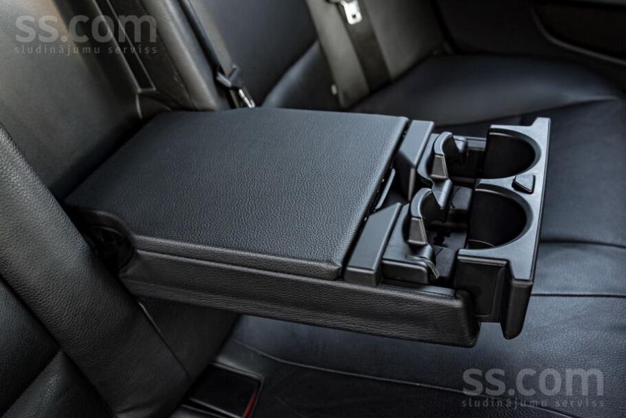 Black BMW 520 2011 in Riga, with an engine capacity of 2.00 L and mileage of 0 thousand km for 13300 €, photo 13 on AUTOMOTO.COM.LV