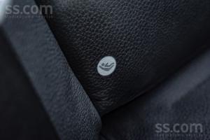 Black BMW 520 2011 in Riga, with an engine capacity of 2.00 L and mileage of 0 thousand km for 13300 €, photo 14 on AUTOMOTO.COM.LV