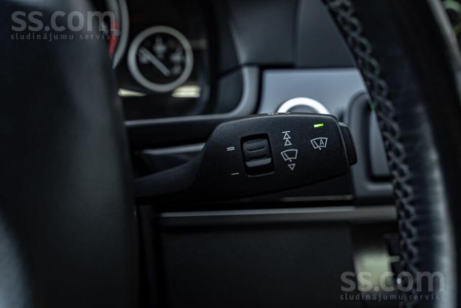 Black BMW 520 2011 in Riga, with an engine capacity of 2.00 L and mileage of 0 thousand km for 13300 €, photo 21 on AUTOMOTO.COM.LV